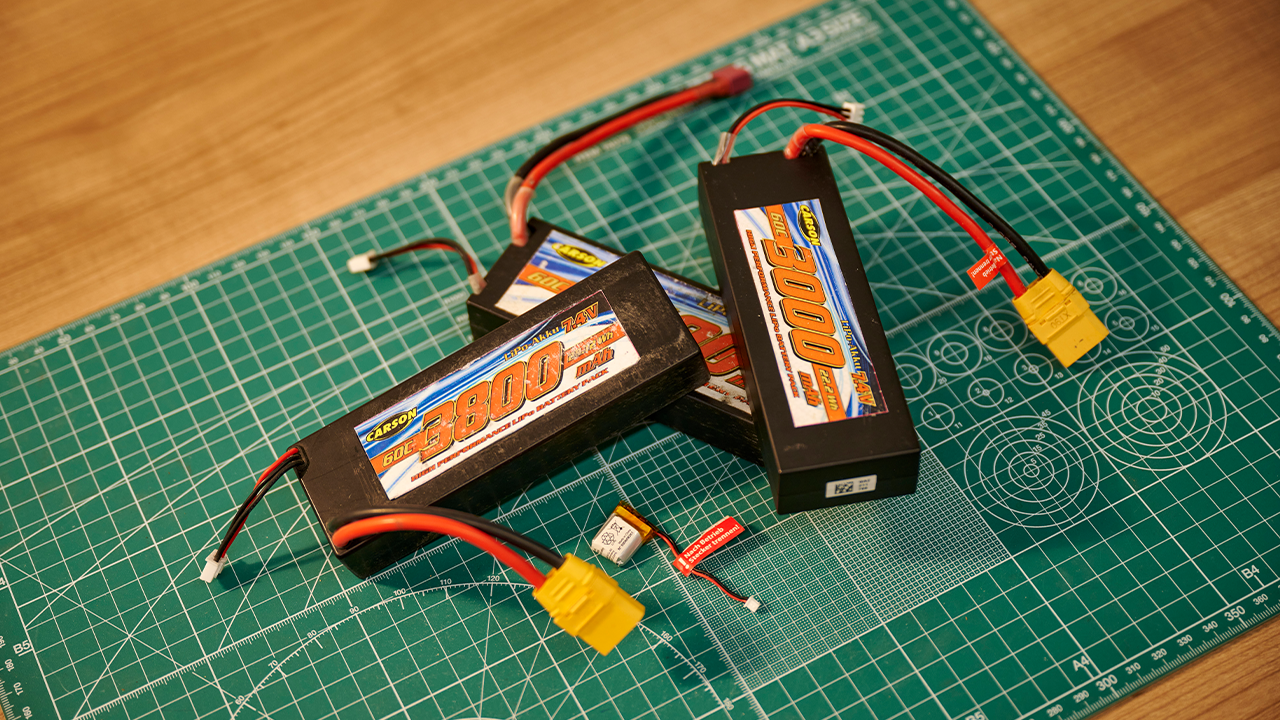 Guide: How correctly to charge, store and dispose LiPo batteries
