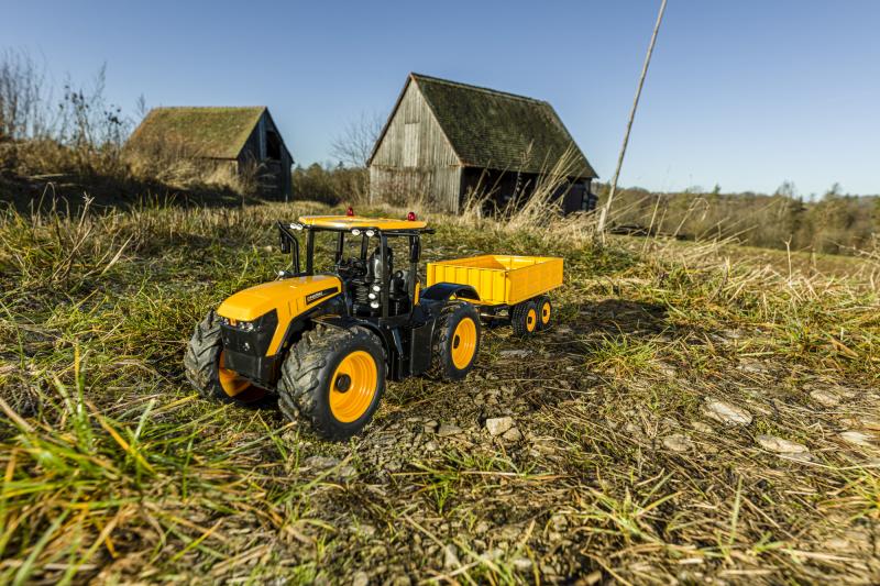 Remote Control JCB Tractor with Trailer | Carson